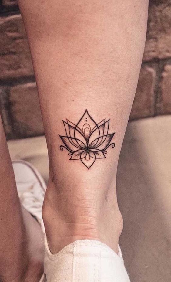 Inspirações de Tatuagens Femininas na Panturrilha: Descubra as Melhores ...
